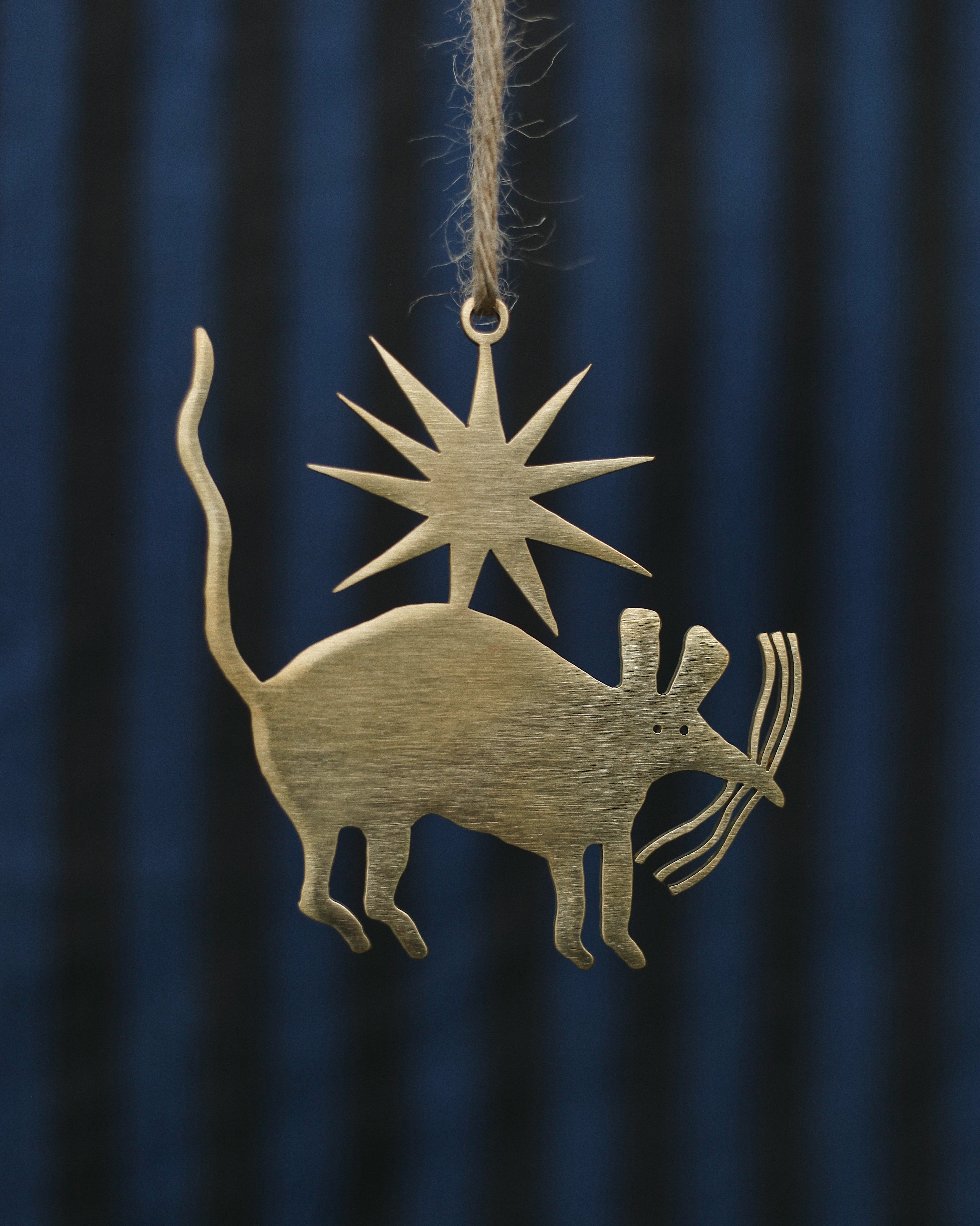 Brass Mouse / Star – Madeleine Illustration